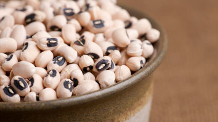 Black Eyed Peas - College of Agriculture Food and Natural Resources